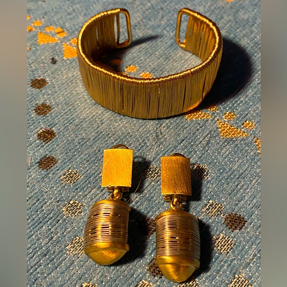 Unique Mod Vintage Set, Cuff Bracelet & Earrings,Wire… - Gem